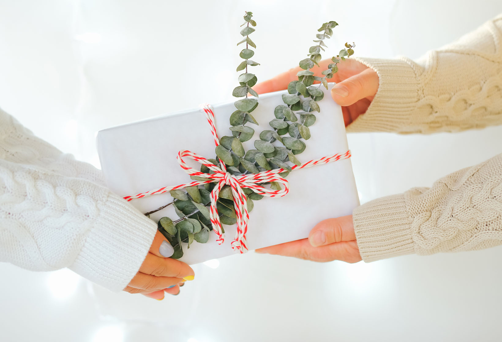 Last Minute Shoppers%2C Rejoice%3A These Cozy Gifts Will Arrive On Time