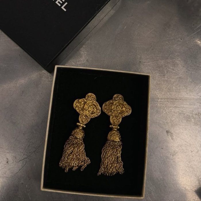 4 Types of Earrings Everyone Needs In Their Collection