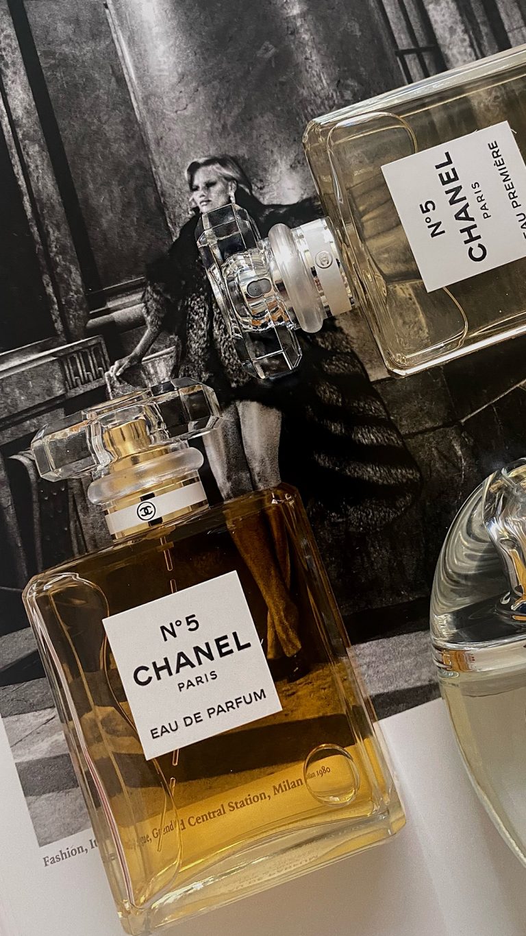 The 9 Best Classic Perfumes of All Time, According to a Fragrance Editor