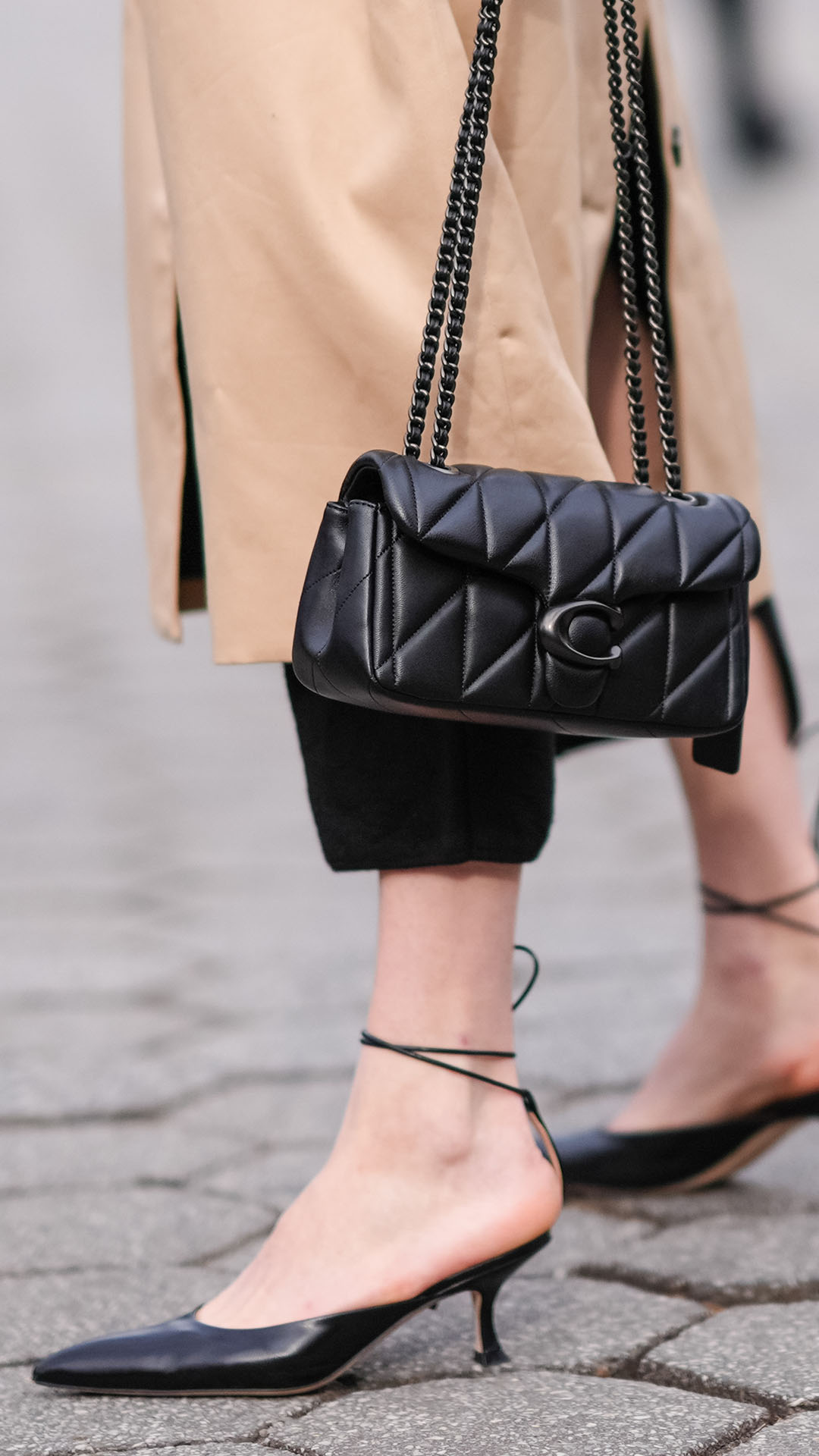 What to Wear to a Housewarming Party: Outfit Ideas for Every Type of ...