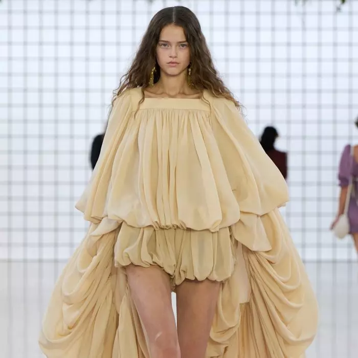 These 5 Trends From Paris Fashion Week Have Us Craving Summertime Already