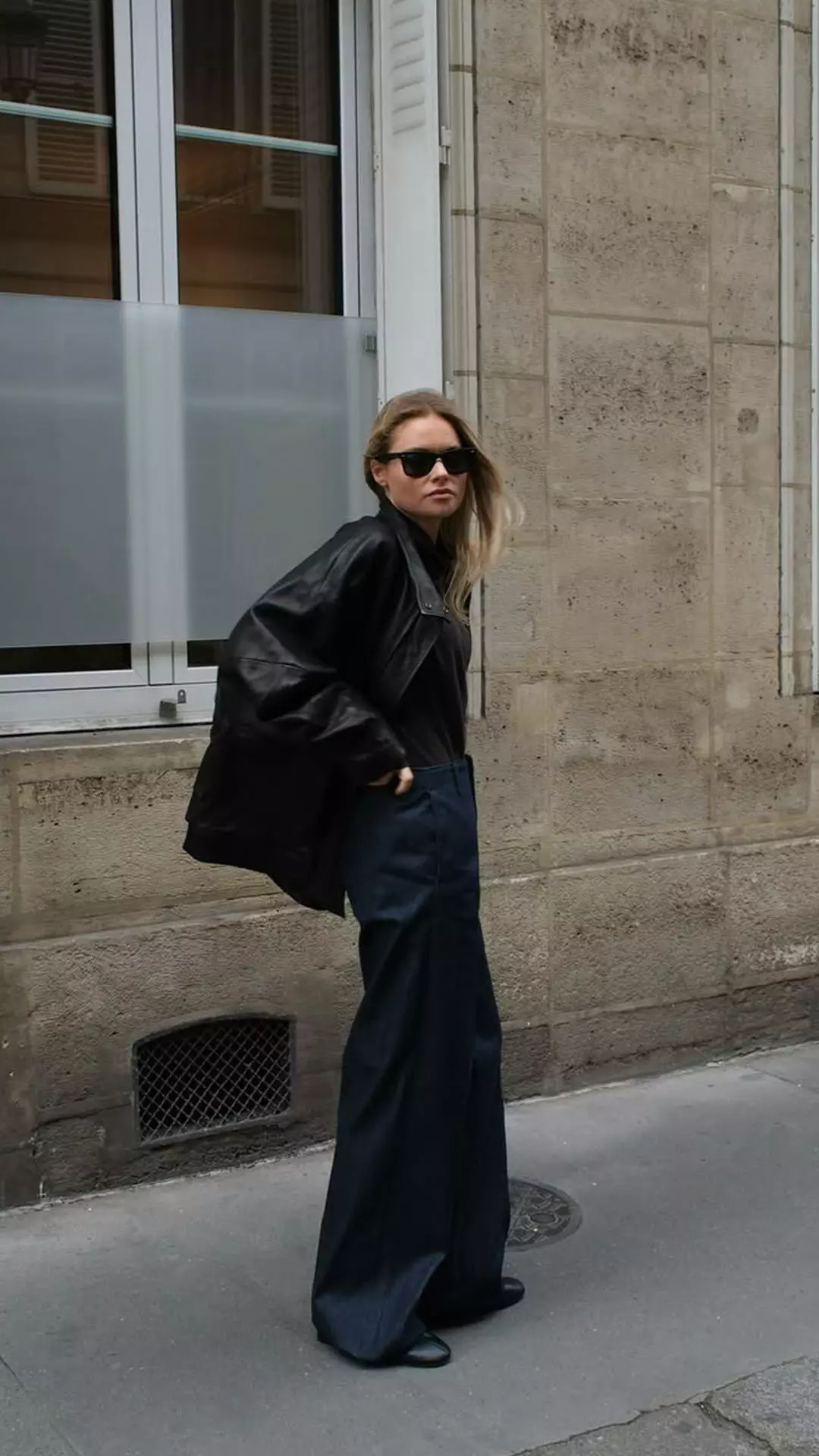 How to Style an Oversized Leather Jacket%2C According to a Street-Style Pro