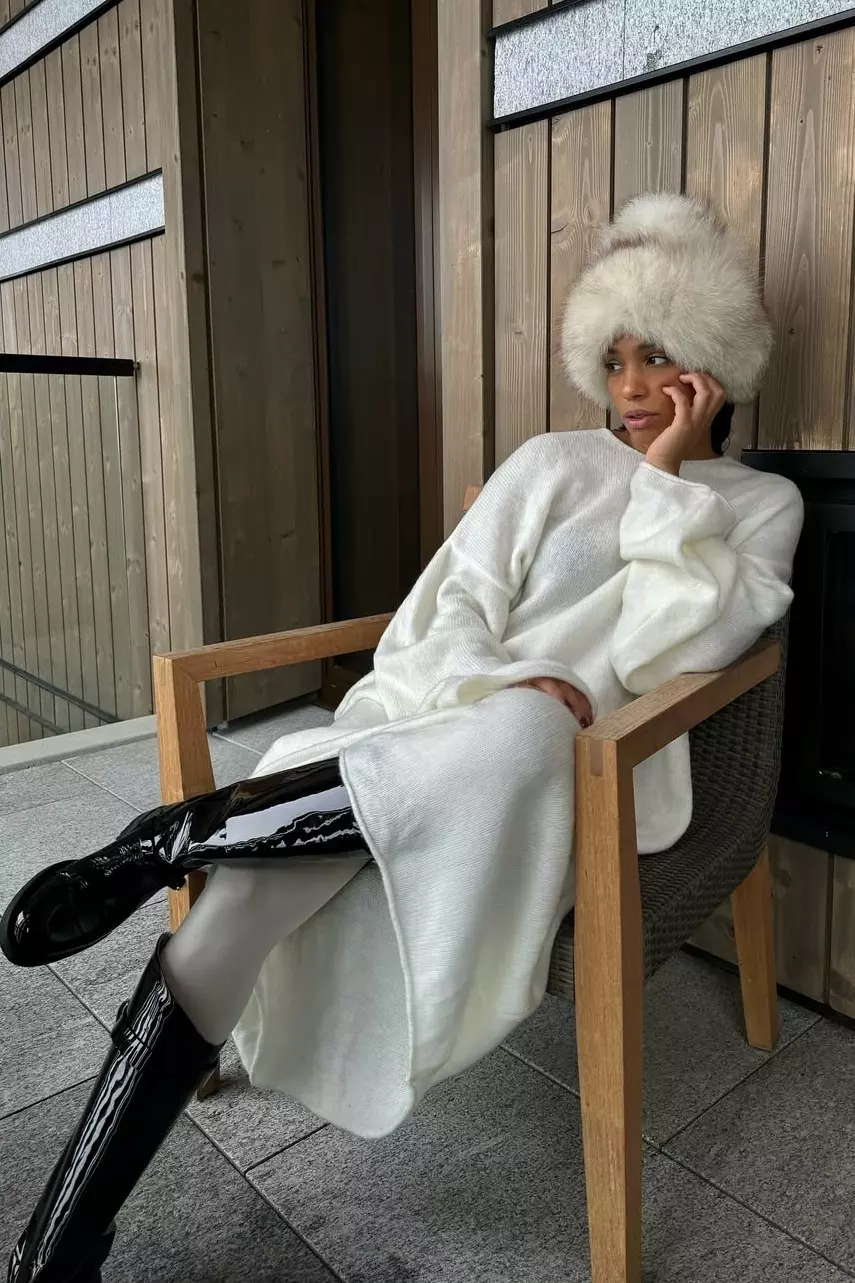 Dominate the Slopes and Apr%C3%A8s Ski With These Chic Outfits That Mix Style and Functional