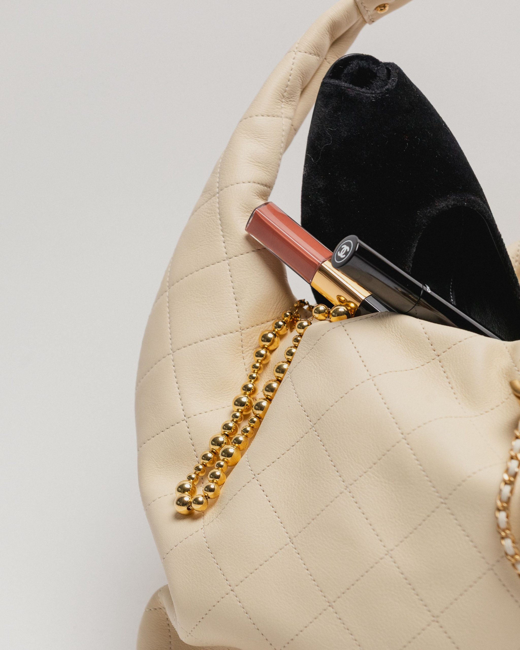 The Best Luxury Gifts Under %241%2C000 for Anyone on Your Holiday List