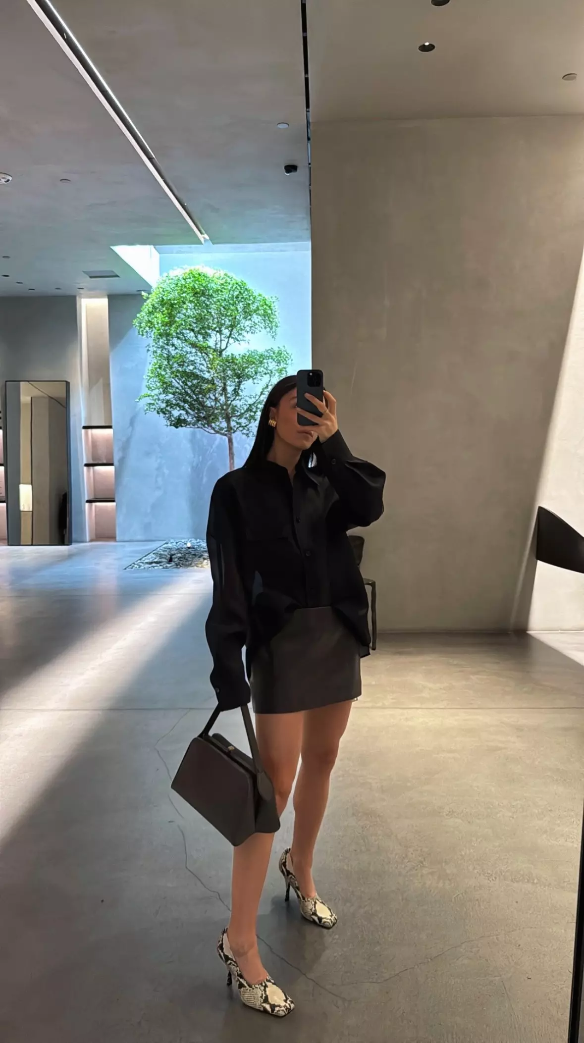 Editor Try-on Khaite
