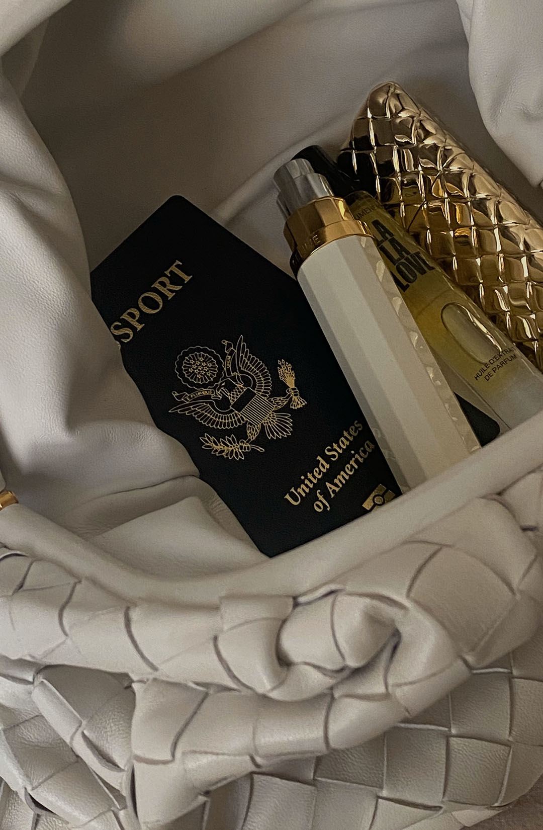 How to Curate the Perfect Fragrance Wardrobe for Your Next Trip