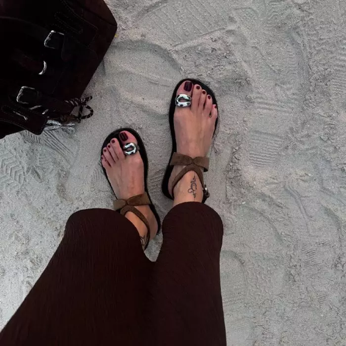 Love Shoes and Jewelry? Then Toe Loop Sandals Are Your Summer 2025 Essential