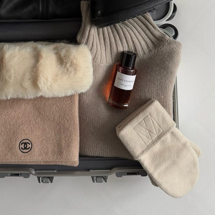 The Everyday Cashmere Mittens to Add to Your Cart
