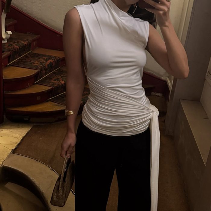 This “Dated” Top Trend Is Officially Cool Again—And It Looks Good With Everything