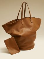 1 Double Up Sweaters_0014_6a THE LARGE CIRCLE TOTE in Caramel Leather