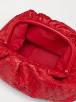 Lady in Red_0016_6b BV The Pouch