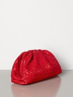 Lady in Red_0017_6a BV The Pouch