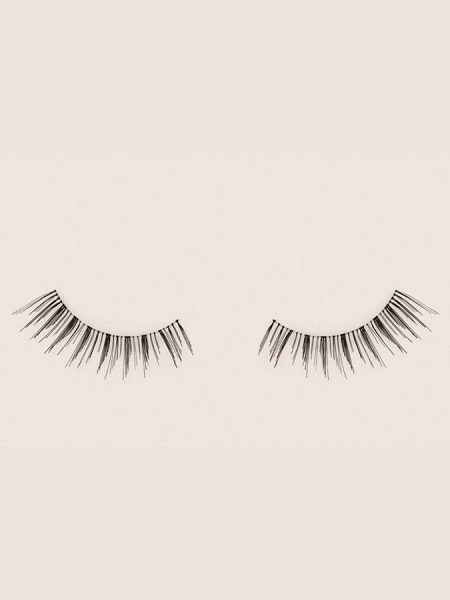 Jenna Lyons Takes On False Eyelashes With The Launch Of Her New Beauty ...
