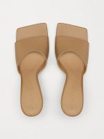 Modern Melange Outift 1_0002_6b Bottega Veneta STRETCH SANDALS IN NAPPA DREAM