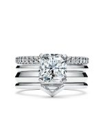 Nouveau Noir_0010_3f Tiffany True Engagement Ring with a Tiffany True Diamond in Platinum